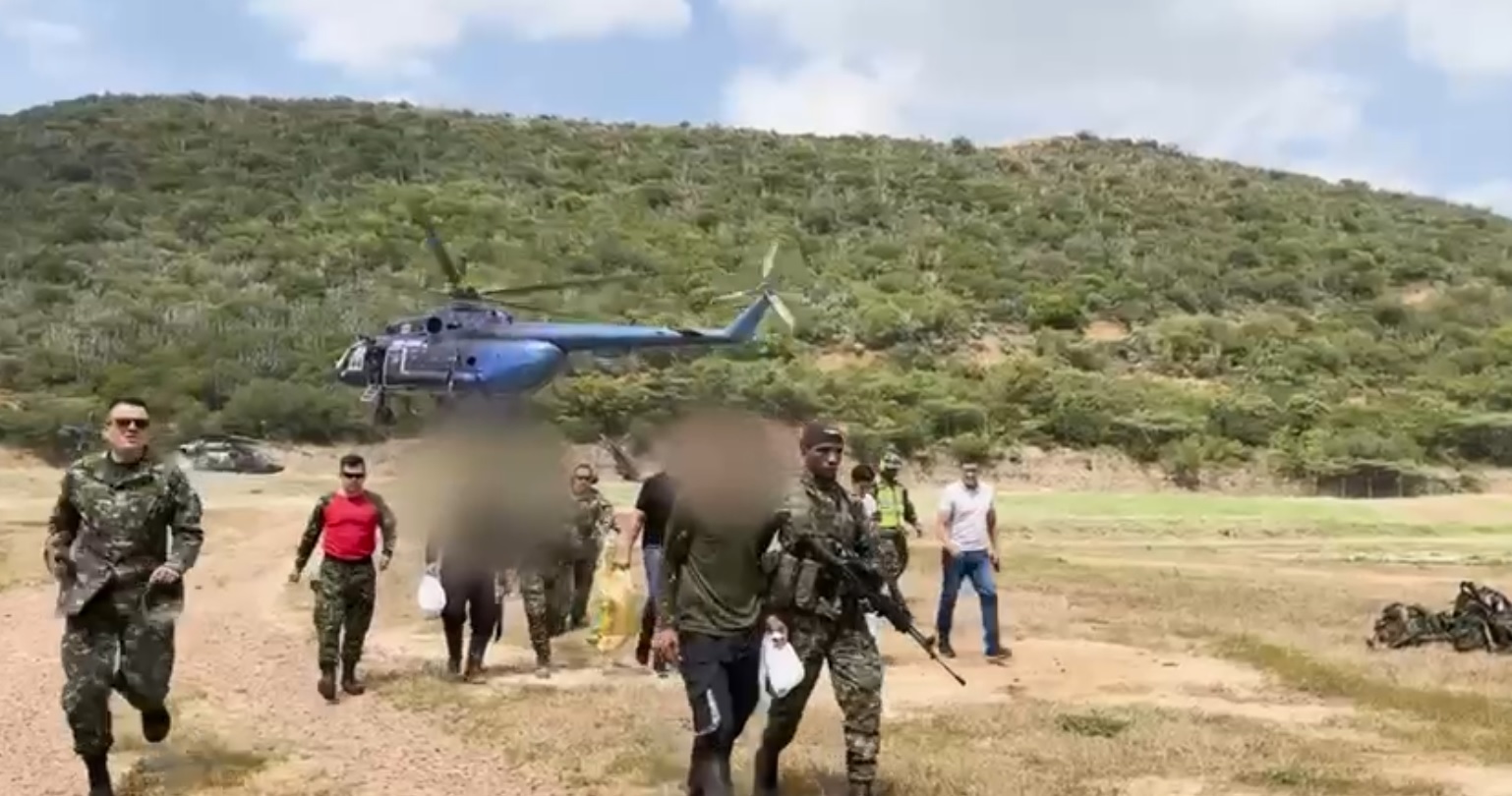 Voluntariamente se entregaron al ejército 14 integrantes de Las Farc en ...